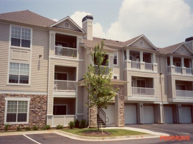IMT Stoneleigh at Deerfield Apartments - 1800 Deerfield Point ...