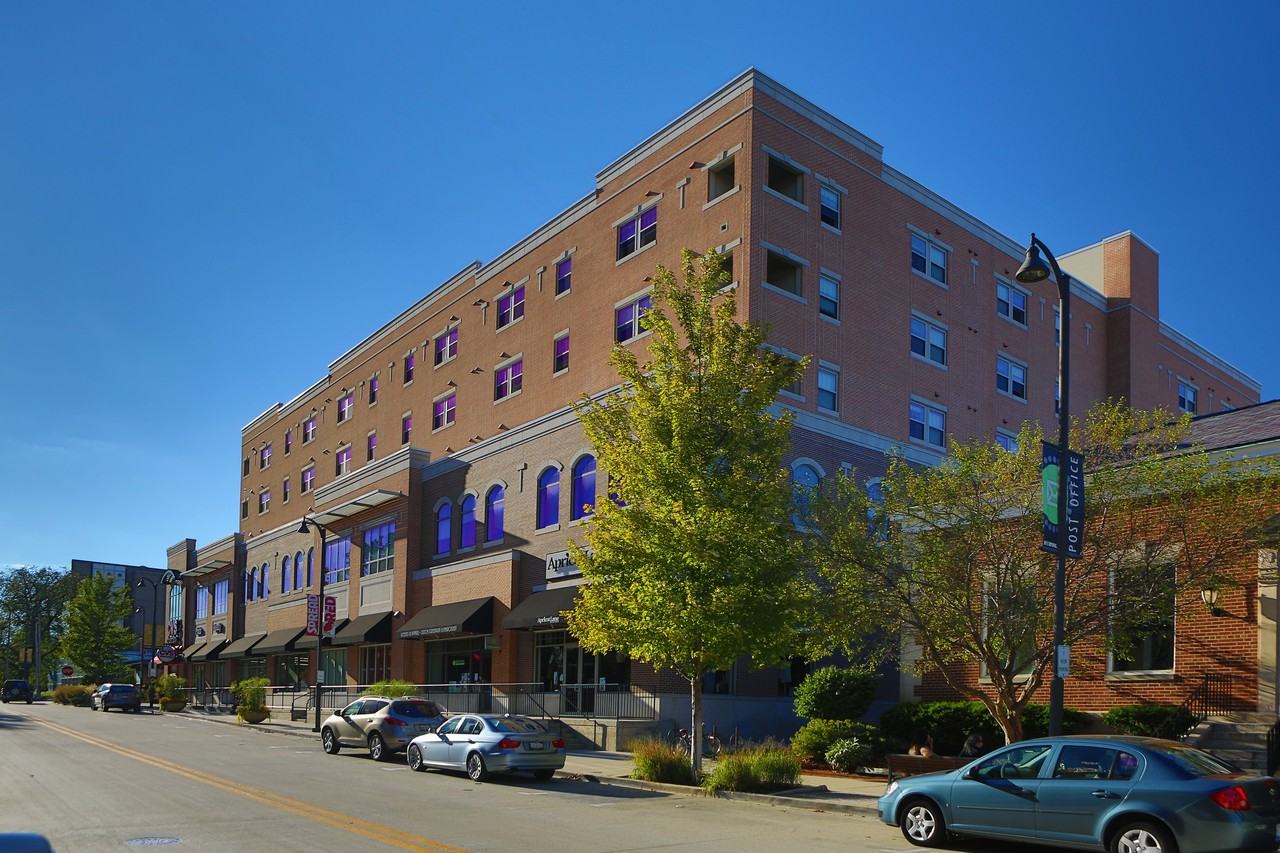 College Place Uptown Apartments - 100 S Fell Ave Normal IL | Zumper