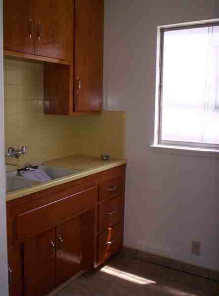 Barbara Manor Condo HOA, 723 E. 6th St Apartments - 723 E 6th St Long ...