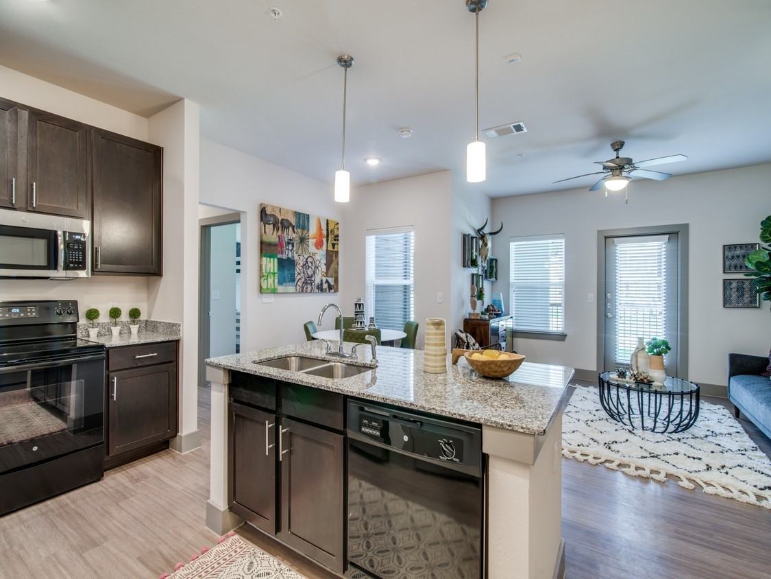 Palladium Ft. Worth Apartments - 9520 Club Ridge Drive, Fort Worth, TX ...