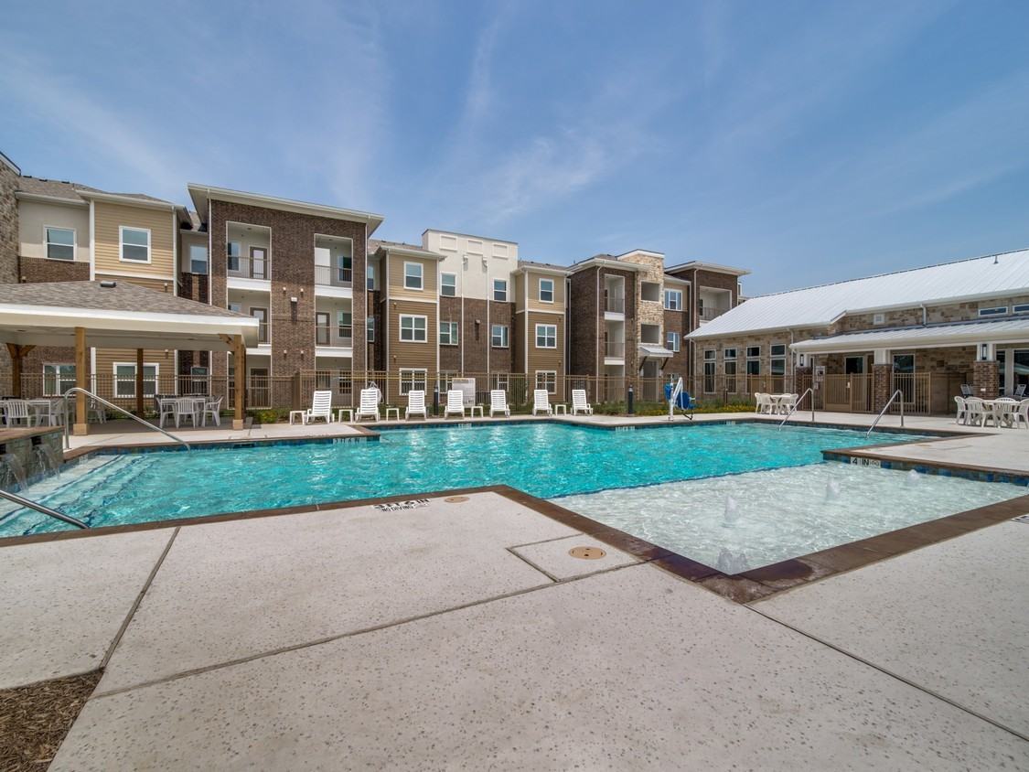 Palladium Ft. Worth Apartments - 9520 Club Ridge Drive, Fort Worth, TX ...