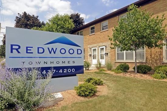 Redwood Townhomes Apartments - 1559 S Redwood Ave Mount Prospect IL ...