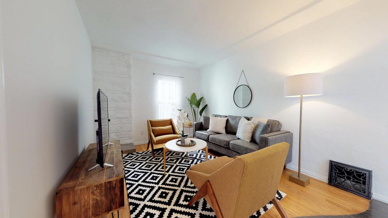 Spacious Carthay Square home with lovely backyard Apartments - Los ...