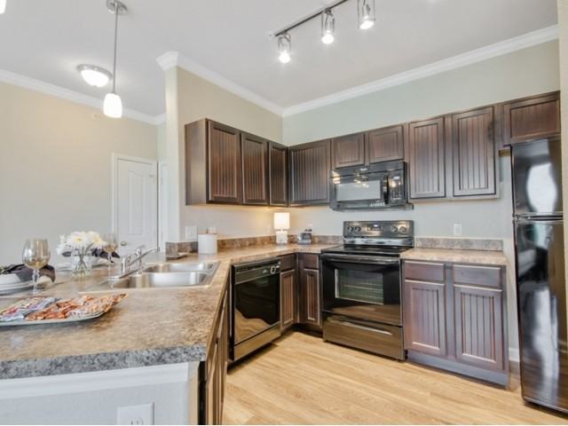 Park at Briggs Ranch Apartments - 5525 Mansions Blfs San Antonio TX ...