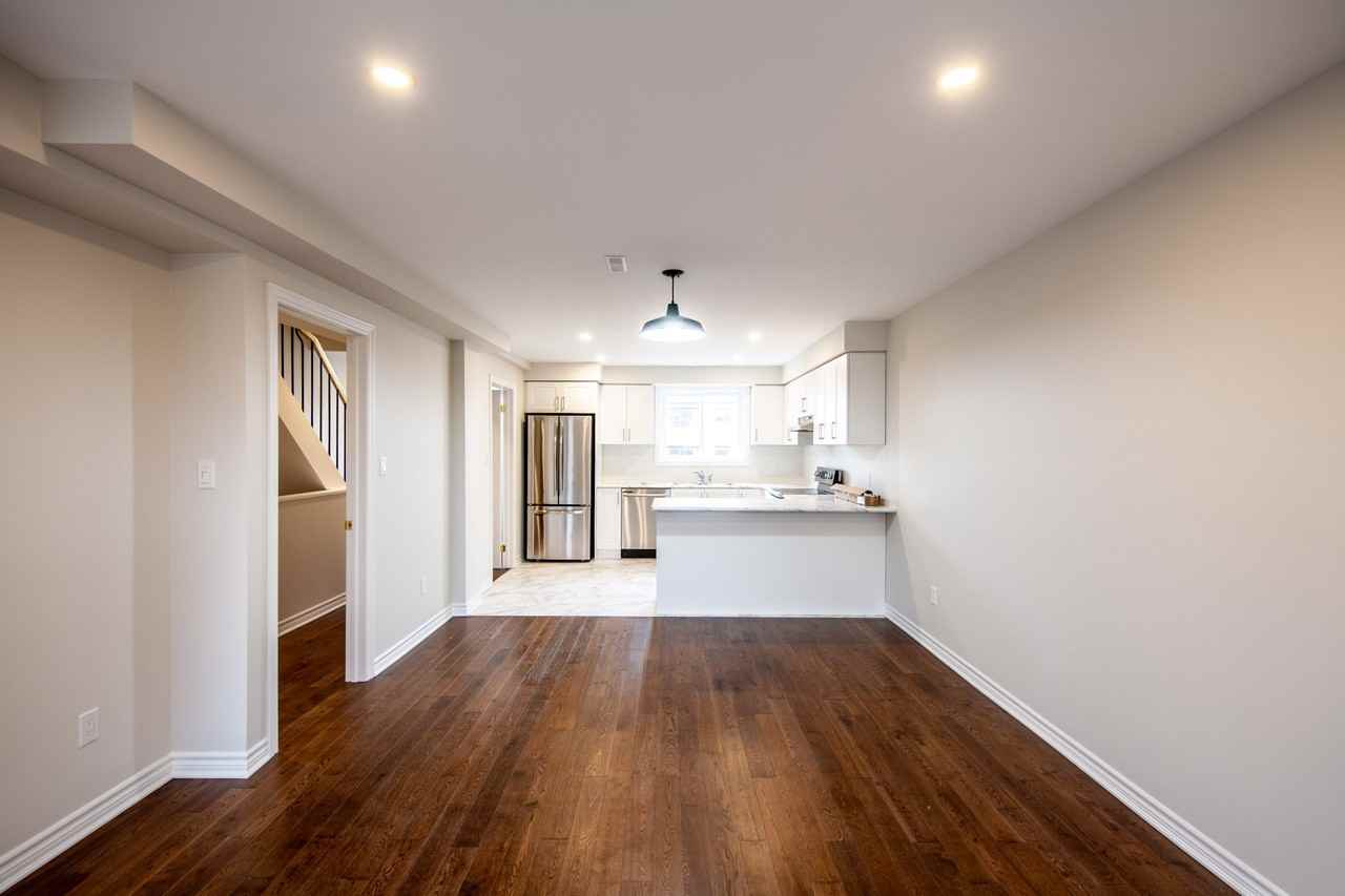 18 Darrell Ave, Toronto, ON M4E 2G4, CAN - 3 unit Rentals - Zumper