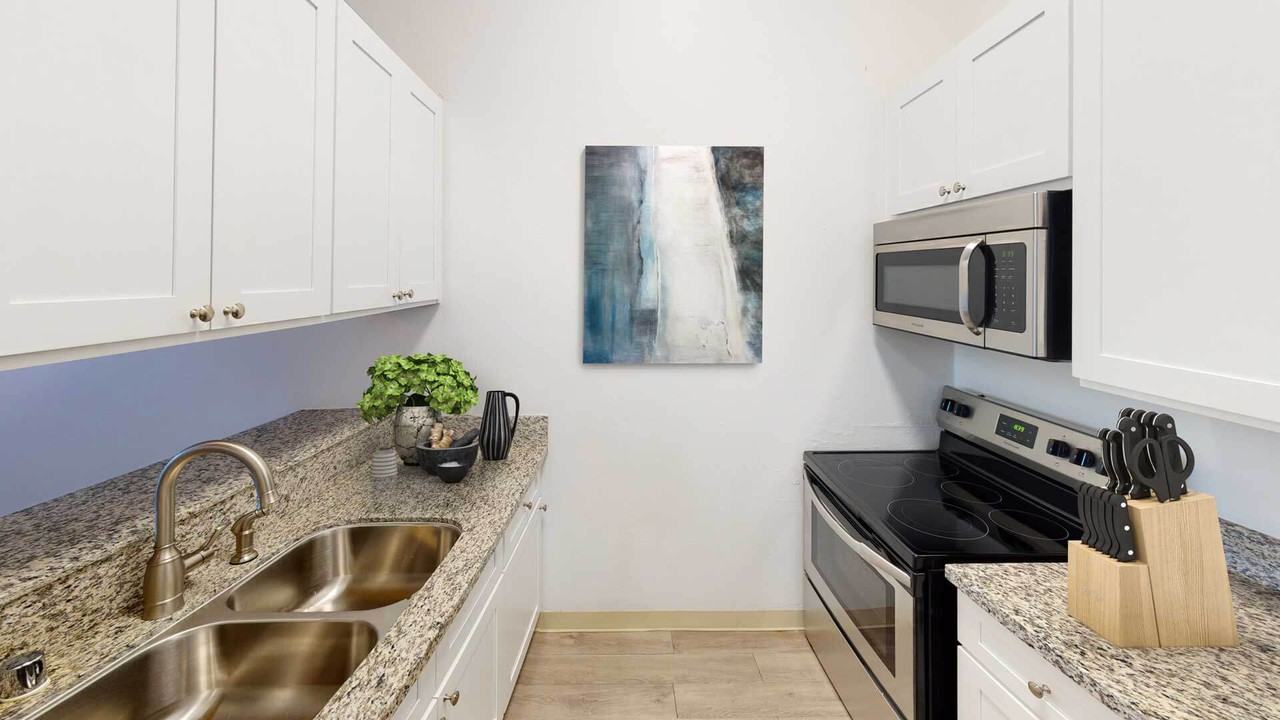 Oxnard Plaza Apartments - 11313 Oxnard St Los Angeles CA | Zumper
