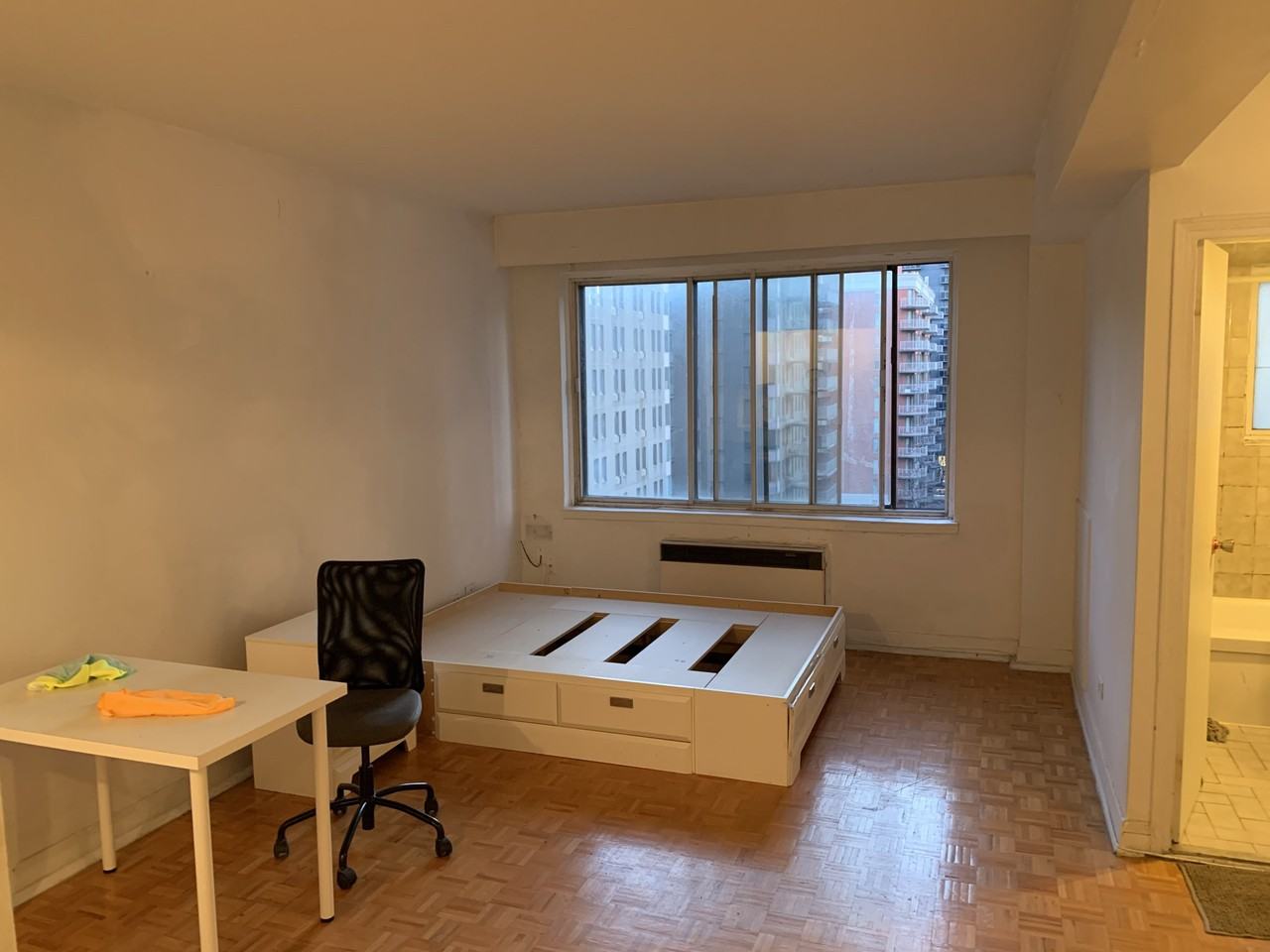 1650 Boul René-Lévesque O, Montréal, QC H3H 2S1 Studio Apartment for ...