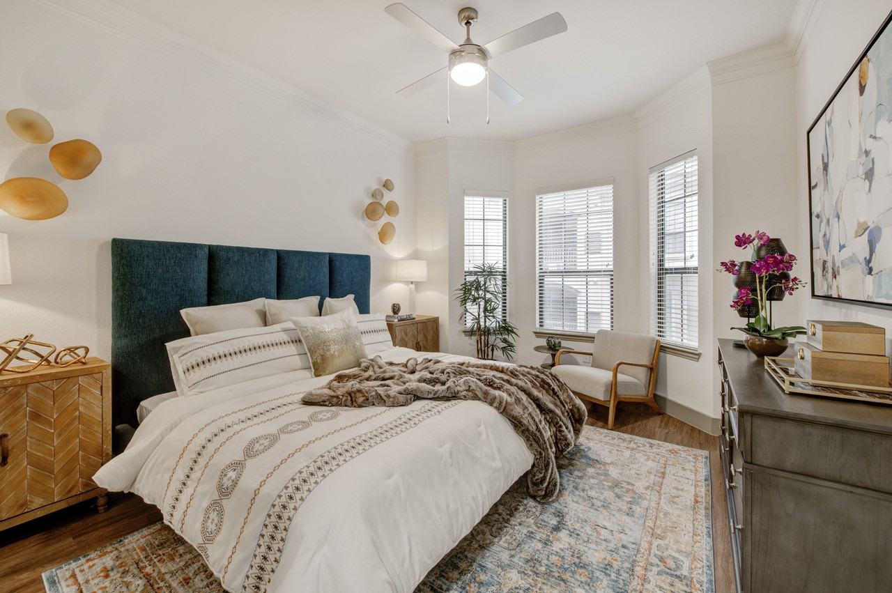 State Thomas Ravello Apartments - 2610 Allen St Dallas TX | Zumper