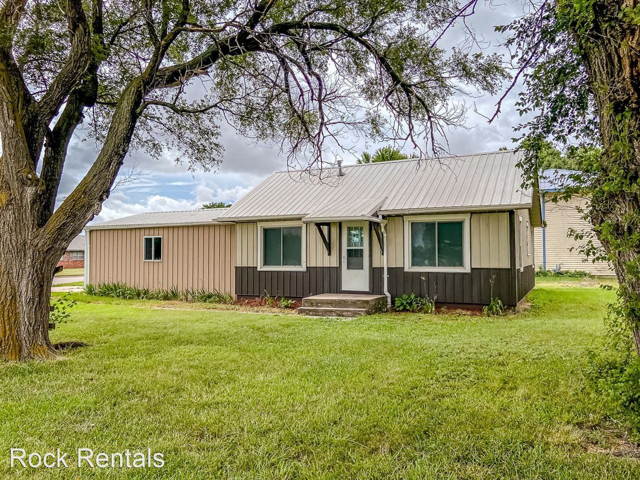 415 E 5th St, Haven, KS 67543 - 2 bedroom House Rental - Zumper