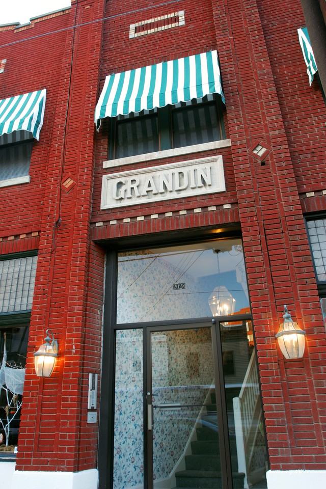 Grandin Apartments - 2028 Madison Road #3 Cincinnati OH | Zumper