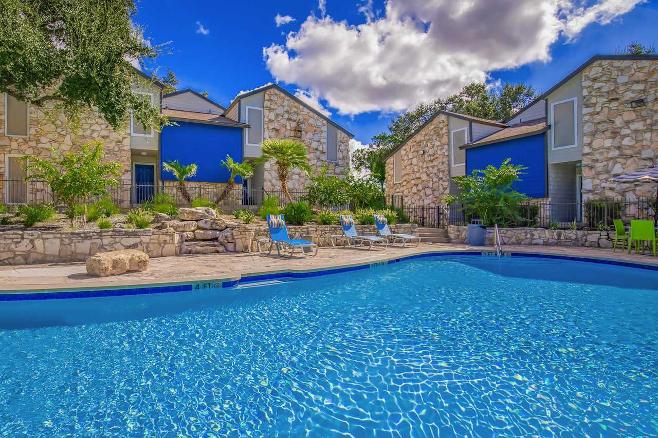 z-111122-The Escapade Apartments - 7600 Blanco Rd San Antonio TX | Zumper