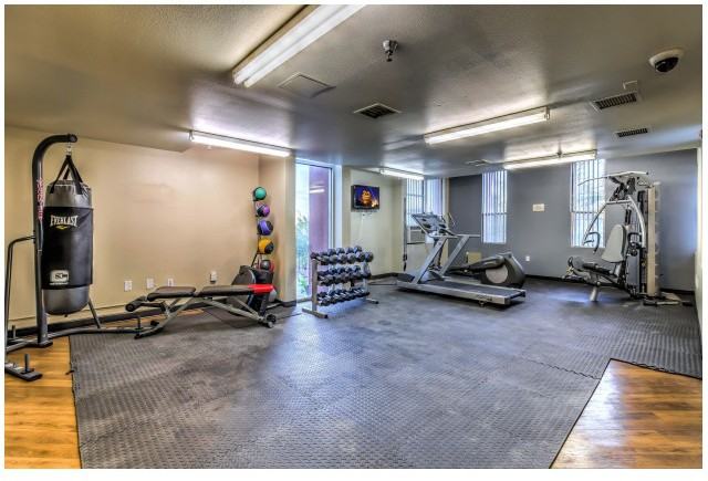 The 211 Apartments - 211 N 8th St Las Vegas NV | Zumper
