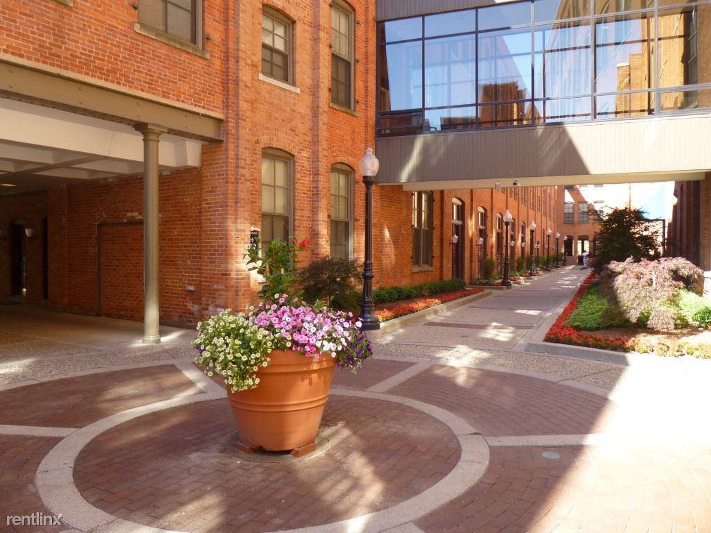 River Place Apartments - 500 River Place Dr, Detroit, MI 48207 - Zumper