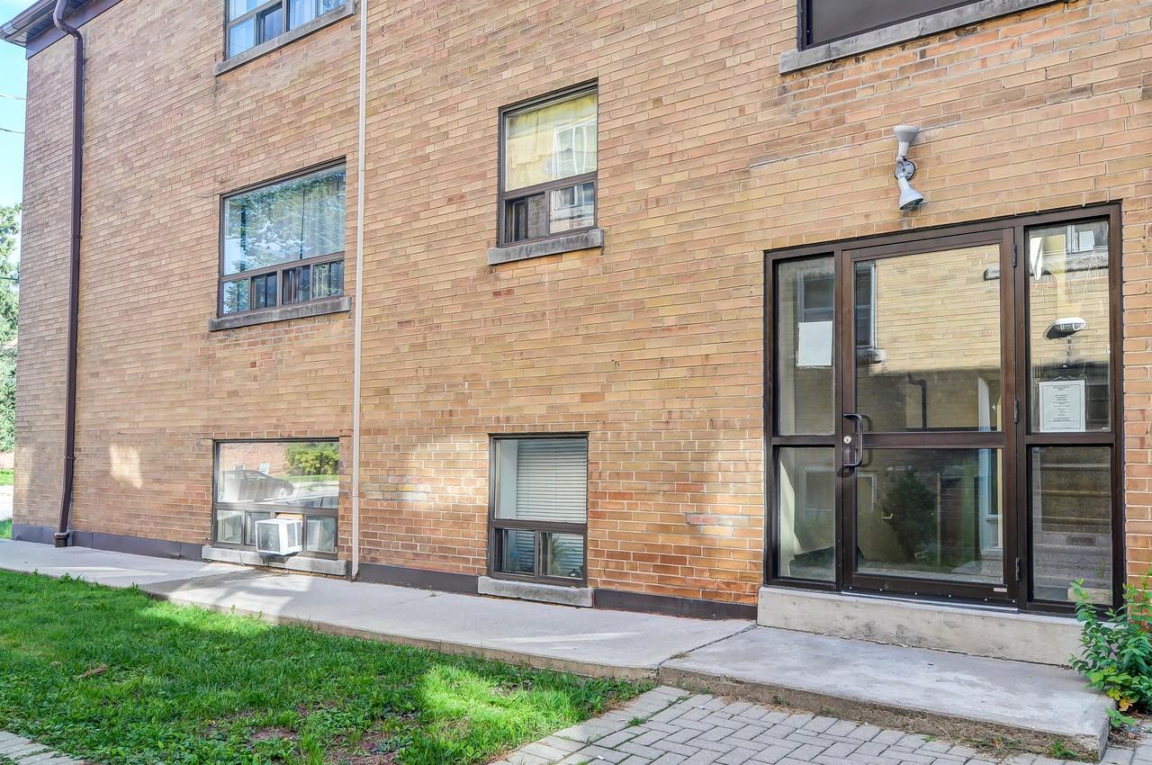 East York Apartments - 2903 St Clair Ave E, Toronto, ON M4B 1N5 - Zumper