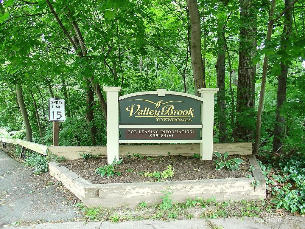 Valley Brook Townhomes Apartments - 4 Valley Brook Cir Rochester NY ...