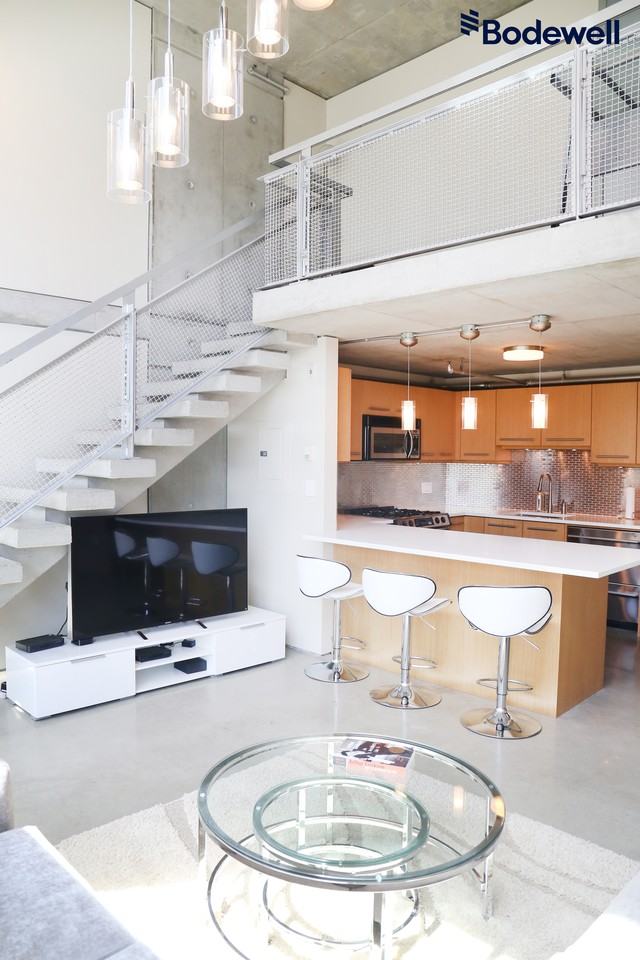 The Waterfall Building, by Arthur Erickson Apartments - 1540 2nd Ave W ...