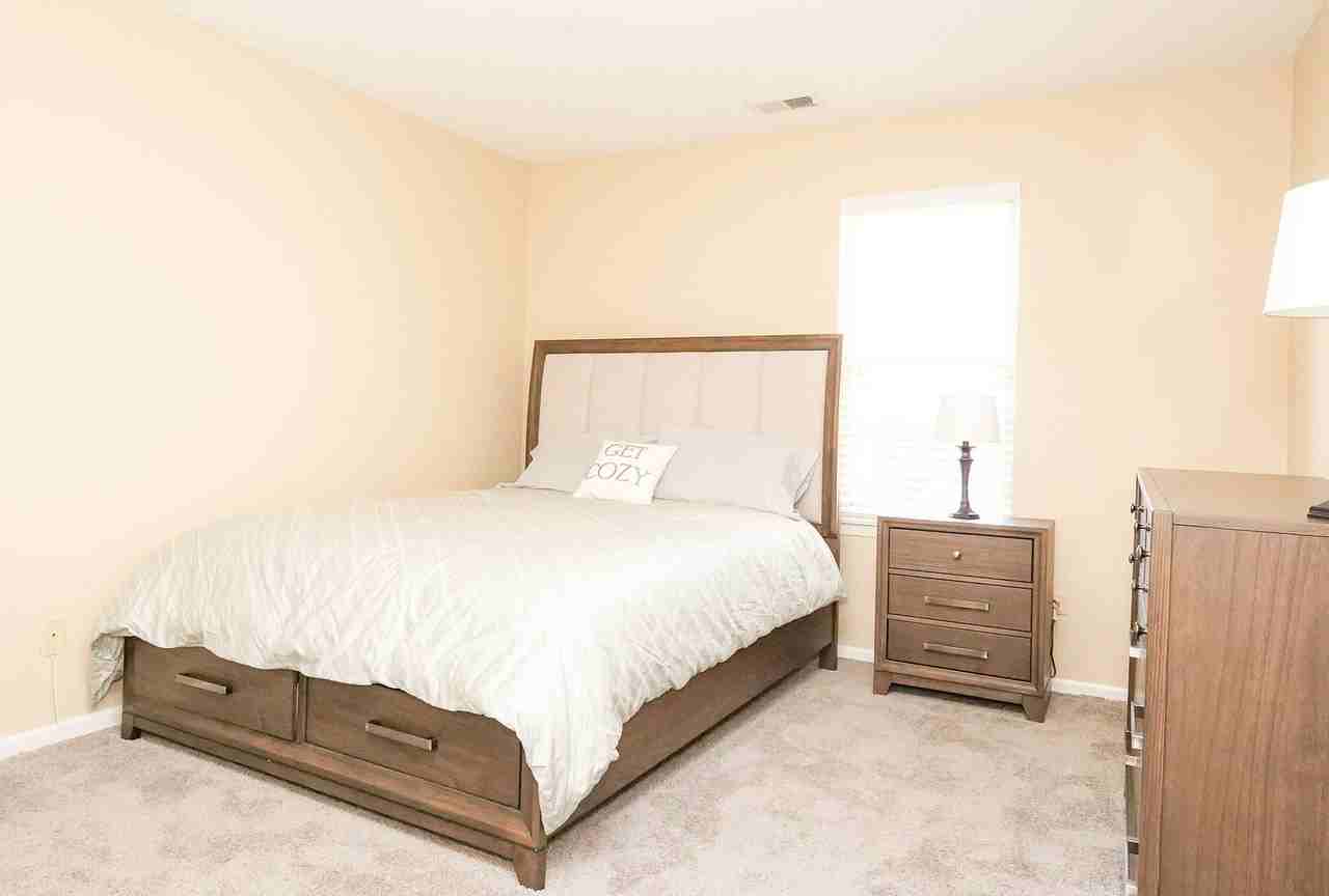 Autumn Run Apartments - 1627 Country Lakes Dr Naperville IL | Zumper