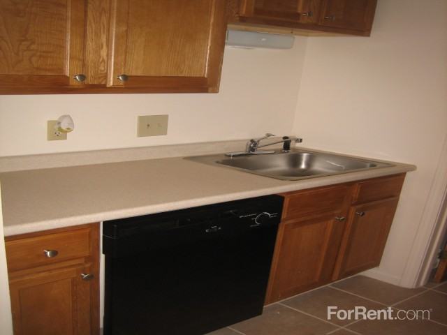 Silver Towers Apartments - 497 Silver St Manchester NH | Zumper