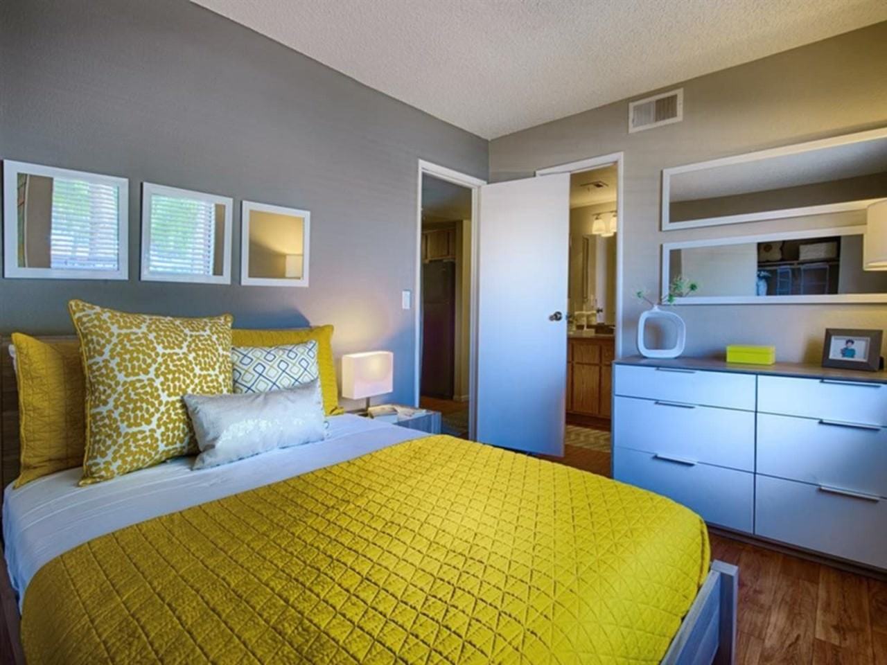 Club Valencia Apartments - 10201 N 44th Dr, Glendale, AZ 85302 - Zumper