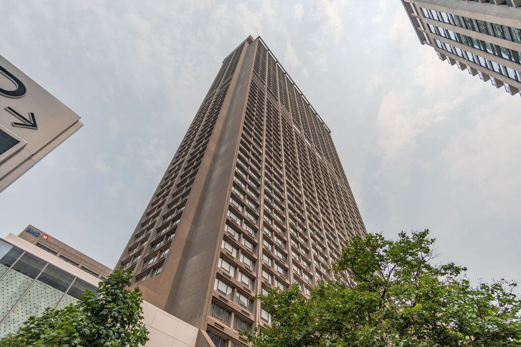 44 Charles West Apartments - 44 Charles St W, Toronto, ON M4Y 1R8 - Zumper