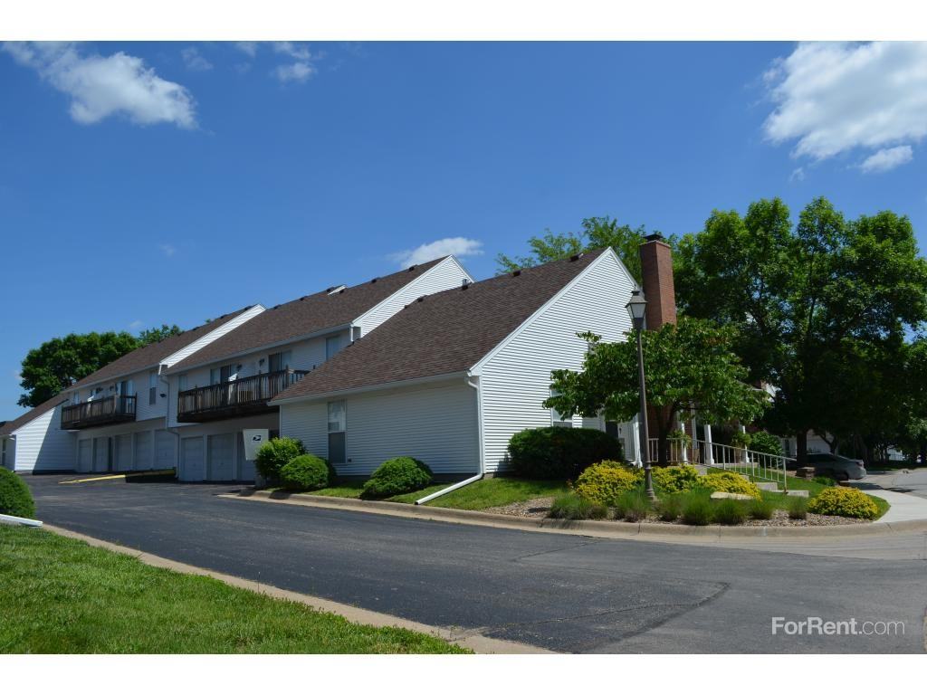Fleming Court Apartments - 1008 SW Fleming Ct Topeka KS | Zumper