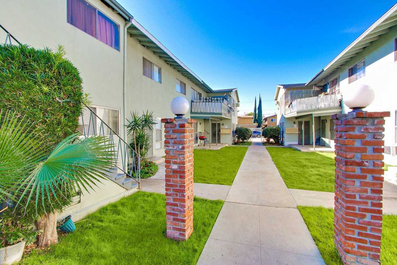 Variel Apartments - 7307 Variel Ave #7311, Los Angeles, CA 91303 - Zumper