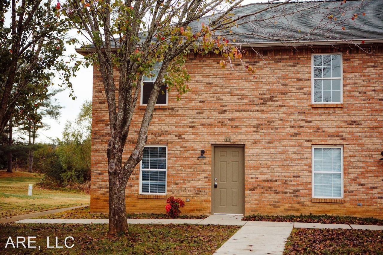 100-132 Ballygar St units A-Q Apartments - Clarksville TN | Zumper