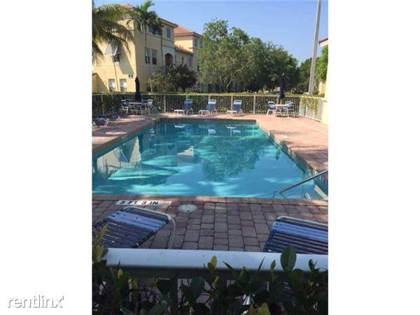 Courtyard At Jacaranda Apartments - 110 Jacaranda Country Club Dr ...