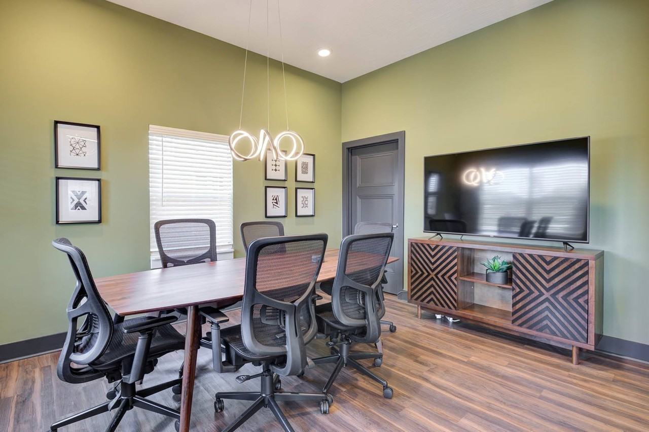 The Thomas Apartments - 7830 Alta Dr Columbus OH | Zumper
