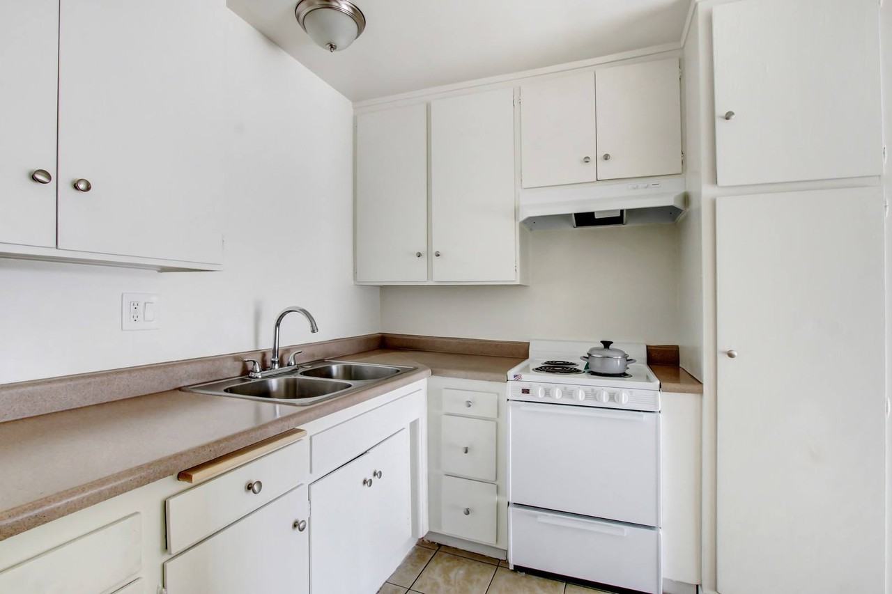 Sepulveda Manhattan Apartments - 8031 & 8045 Sepulveda Blvd Los Angeles ...