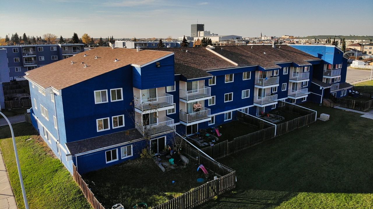 The Courtyards Apartments - 9818 94 Ave Grande Prairie AB | Zumper
