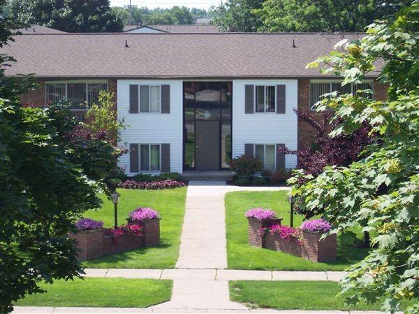 Rustic Village - 999 E Henrietta Rd, Rochester, NY 14623 - Apartment ...