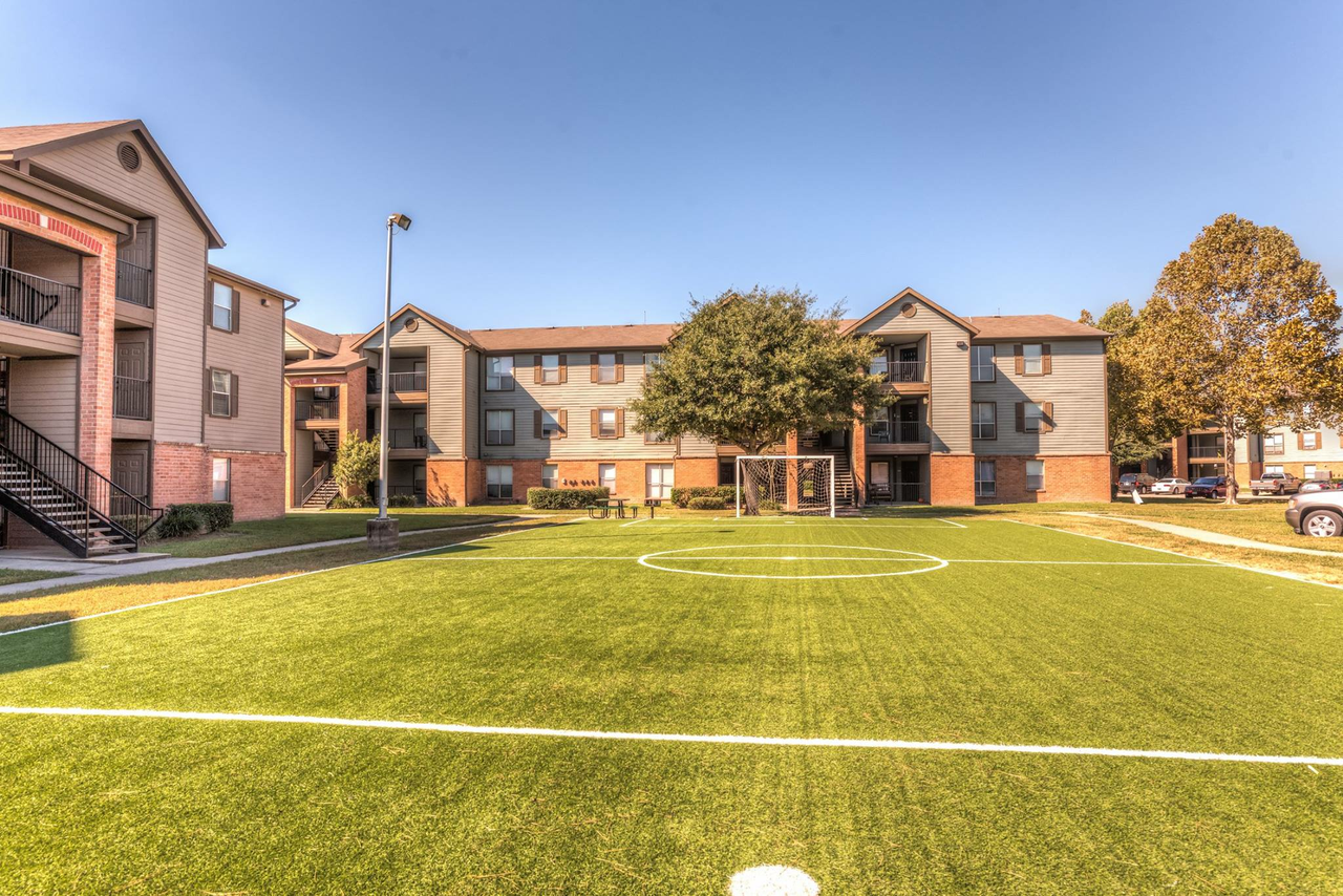 Sutter Ranch Apartments - 10445 Greens Crossing Blvd, Houston, TX 77038 ...