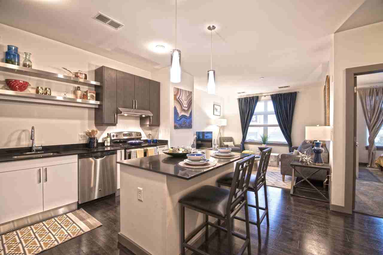 Alister Deco Apartments - 625 Thomas Burgin Pkwy Quincy MA | Zumper