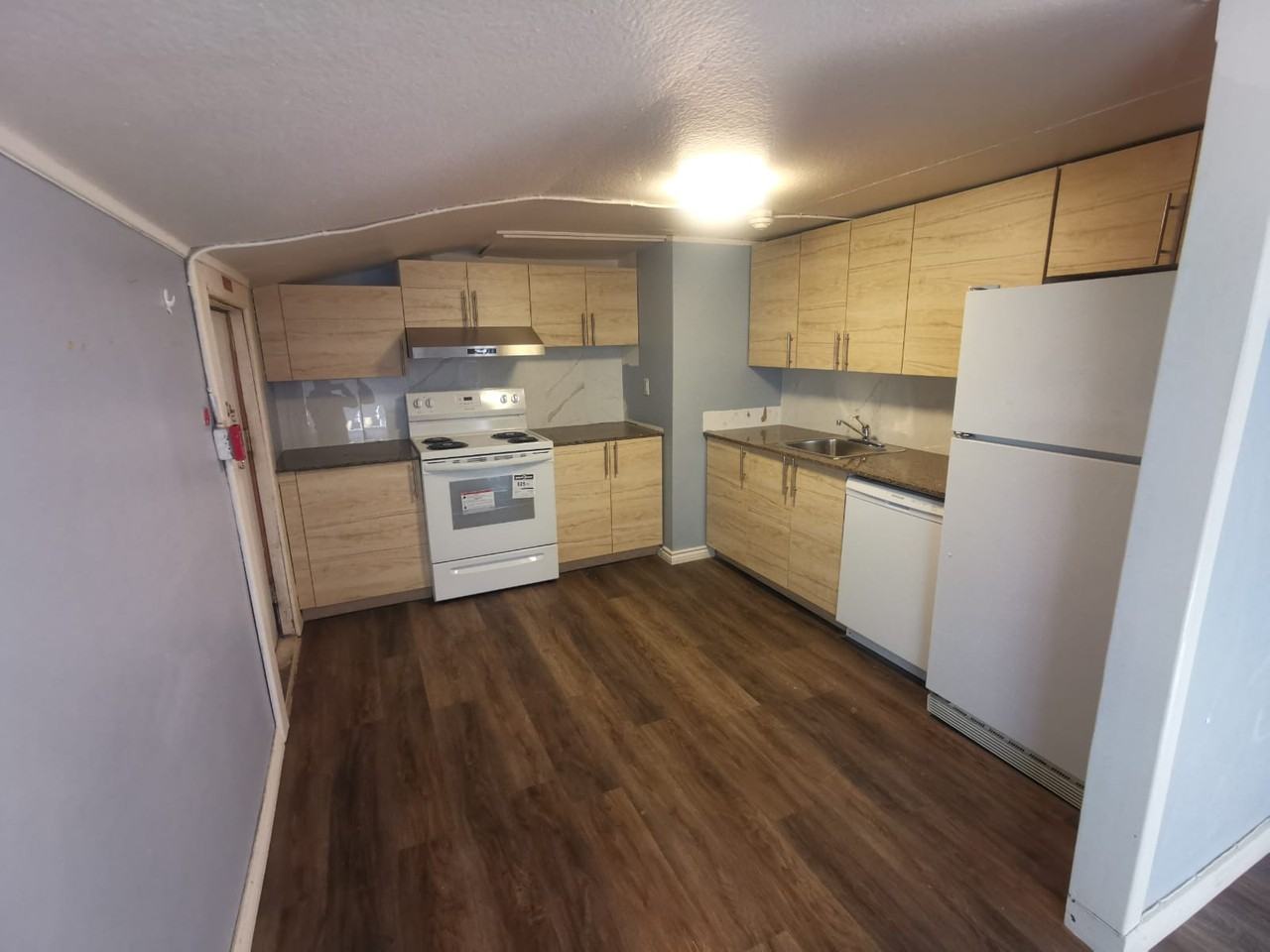 235 Dumoulin St, Winnipeg, MB R2H 0E4 2 Bedroom Apartment for $1,397 ...