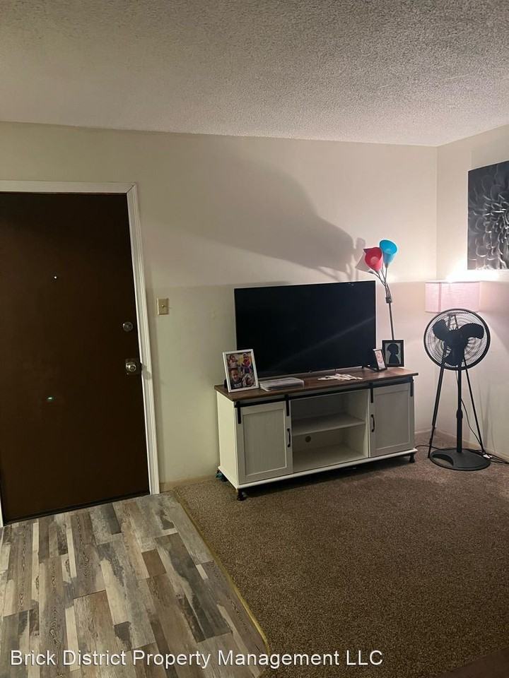 290 Apple Tree Court 8 Plex 290 Apple Tree Court Apartments in Columbia ...