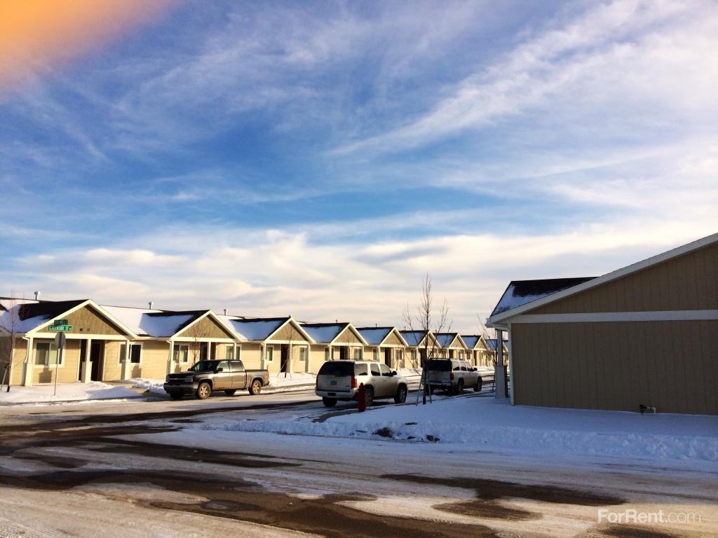 Strata Estates Watford City Apartments - Creekside St SE Watford City ...