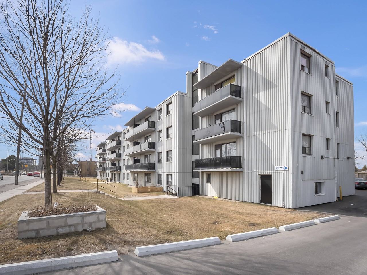 Keele Apartments - 3250 Keele St, Toronto, ON M3M 3C5 - Zumper