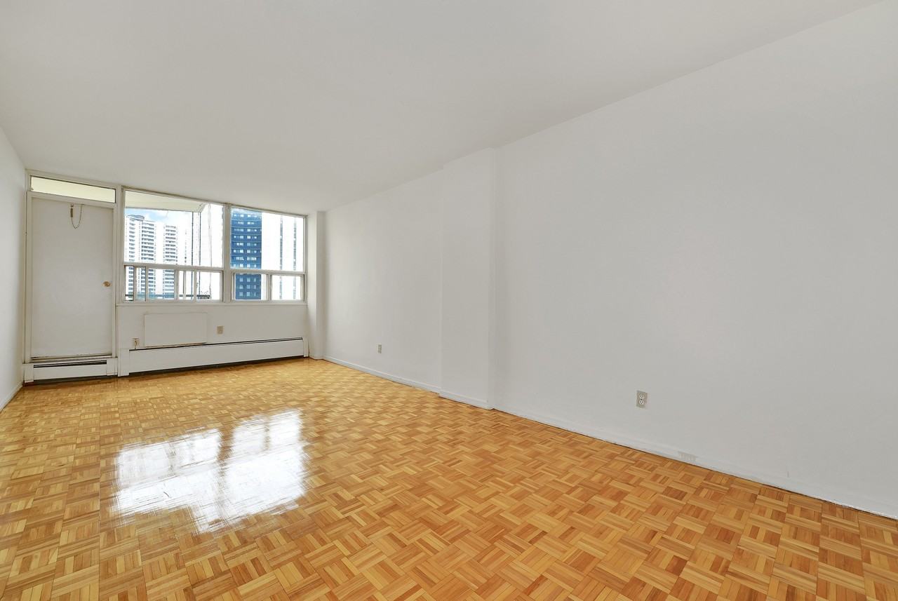 Graydon Hall Apartments in Sunnybrook - York Mills, Toronto, ON M3A 2Z9 ...