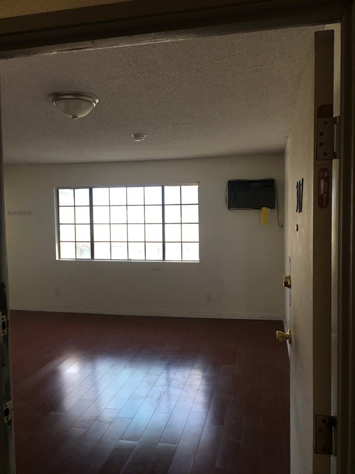 235 SMP LLC Apartments - 235 South Mariposa Avenue #307 Los Angeles CA ...