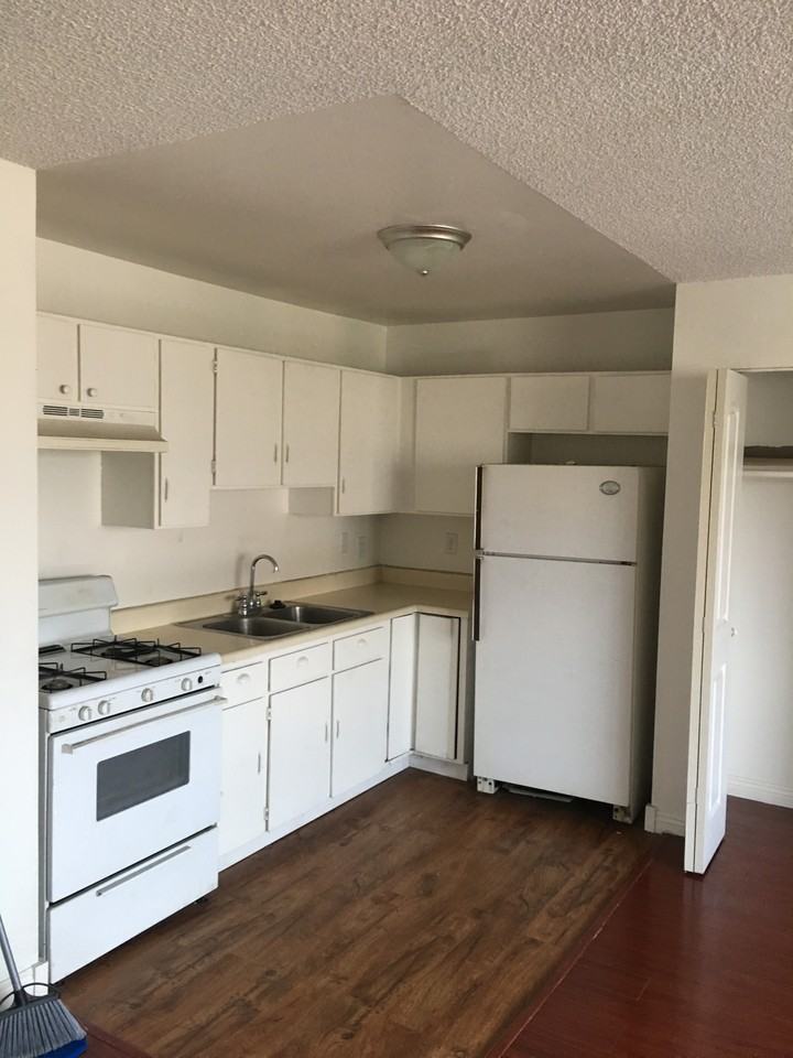 235 SMP LLC Apartments - 235 South Mariposa Avenue #307 Los Angeles CA ...