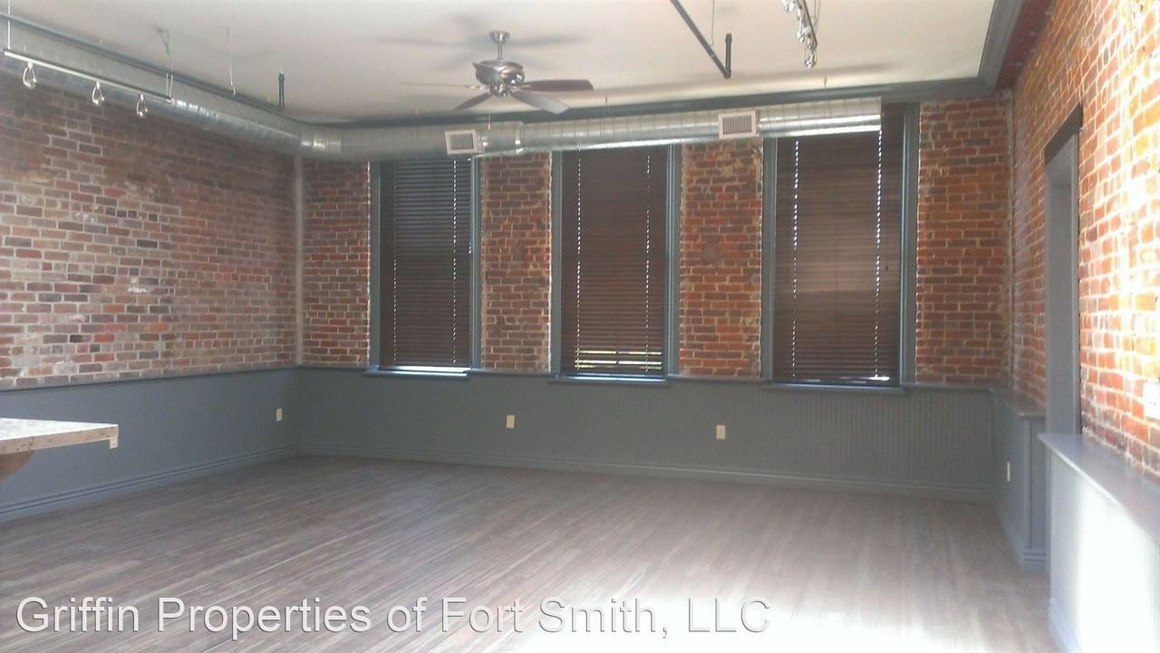 The Breezeway Apartments - 411 Garrison Ave Fort Smith AR | Zumper