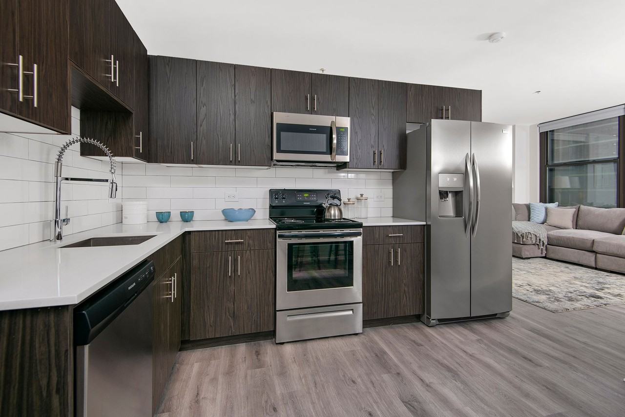 W Lake St #1102R, Chicago, IL 60601 - 2 Bedroom Apartment for Rent ...