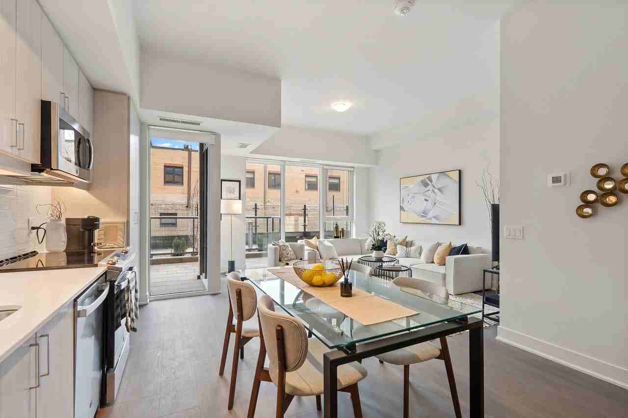 The Bakerfield Apartments - 195 Deerfield Rd, Newmarket, ON L3Y 0G4 - Zumper