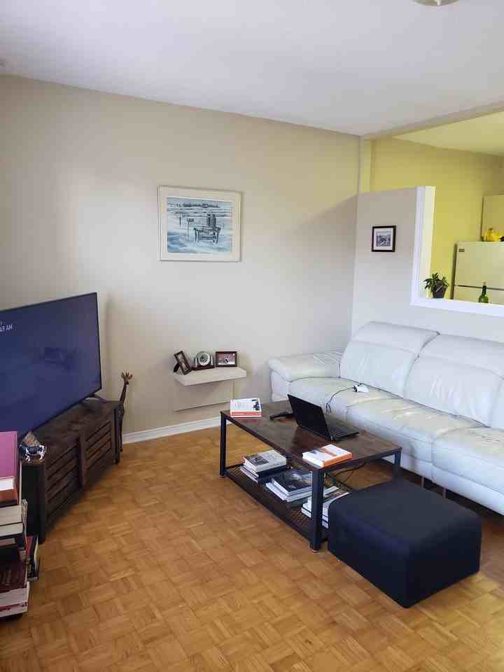 1099 Bank Street #B, Ottawa, ON K1S 3X4 - 1 Bedroom Apartment for Rent | PadMapper