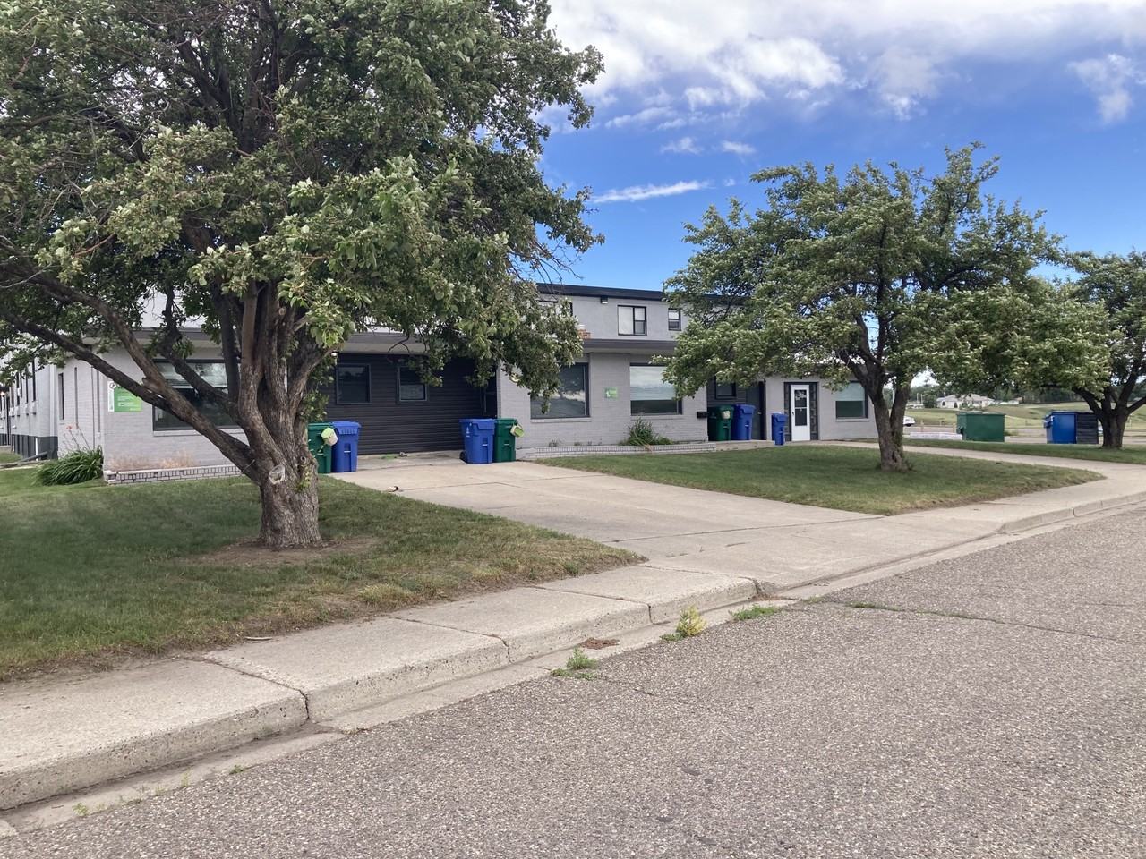 Scenic Court (4 Plex) Apartments - 805 3 St S Lethbridge AB | Zumper