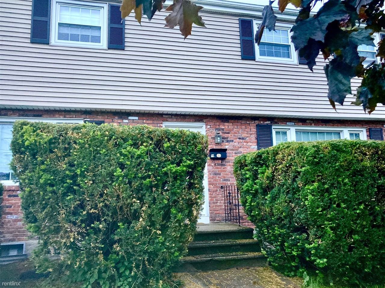 97 Jensen Rd Apartments - Watertown Town MA | Zumper