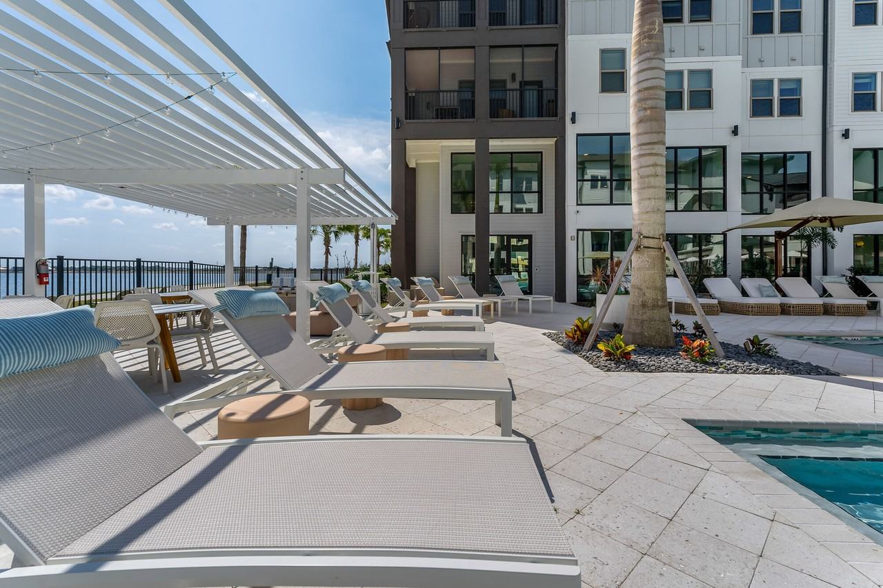 Row Waterside Apartments - 1420 Lakefront Dr, Sarasota, FL 34240 - Zumper