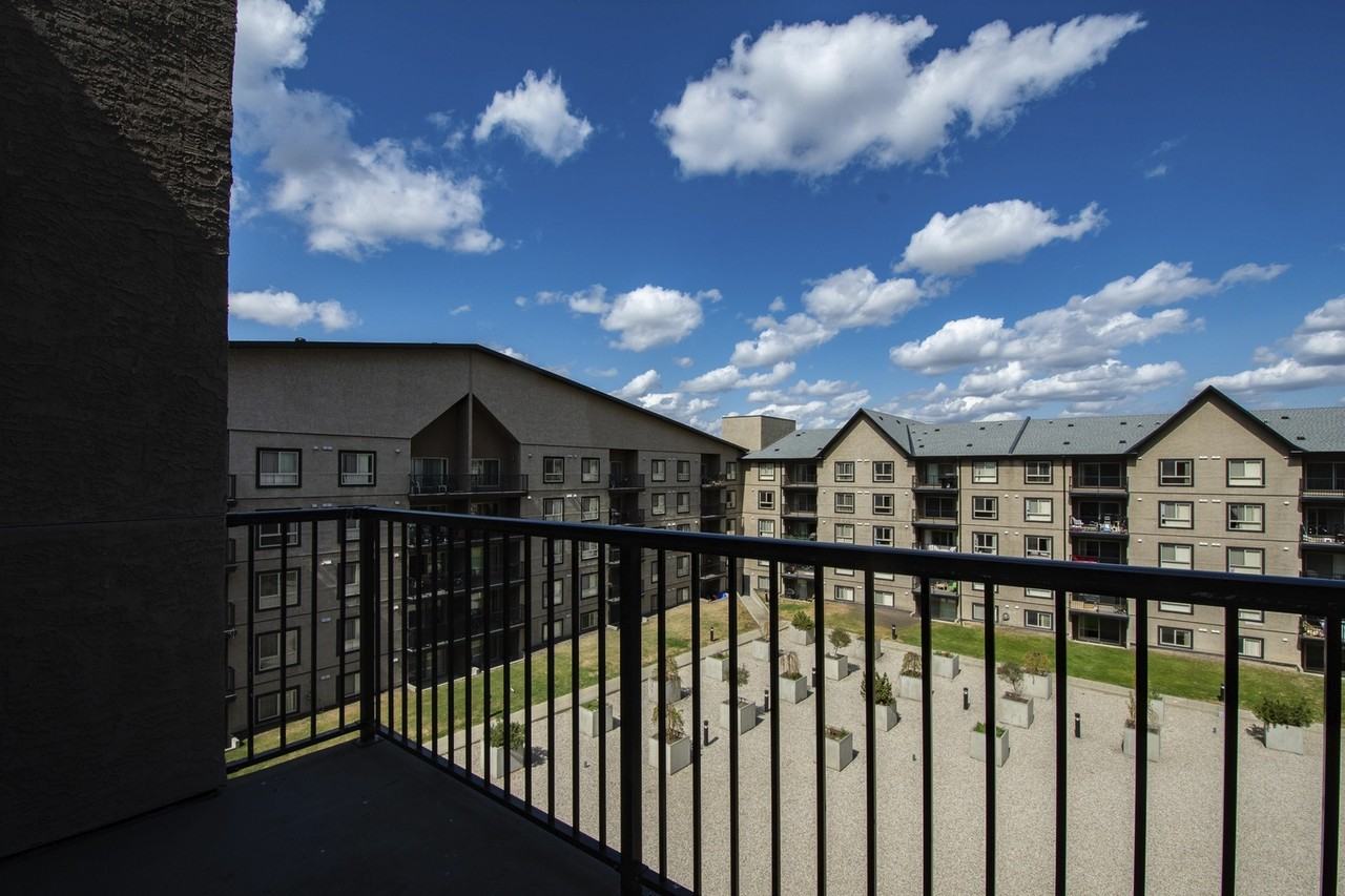 Square 104 Apartments - 10411 105 Ave Nw, Edmonton, AB T5H 4R8 - Zumper