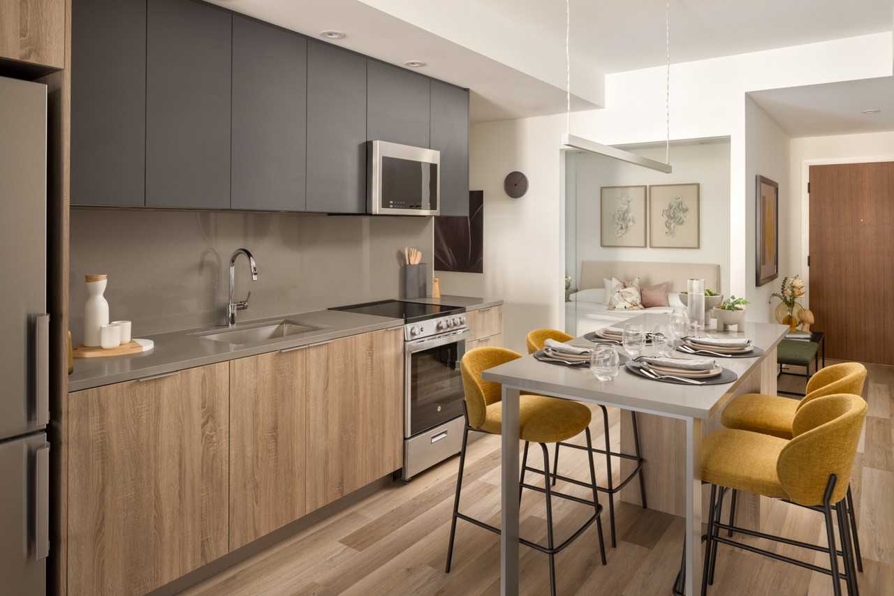Maple House at Canary Landing Apartments - 131 Mill St, Toronto, ON M5A ...